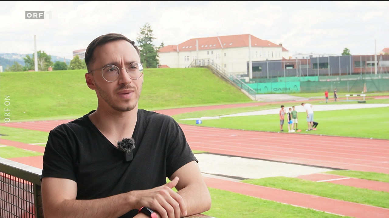 Interview mit Fußballer Oliver Egger - Regenbogenparade 24 - Pride and ...